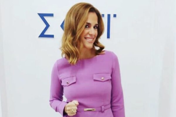 Ο Σκαι κοβει απο την τηλεοραση την Ευα Αντωνοπουλου γιατί υπέγραψε ...