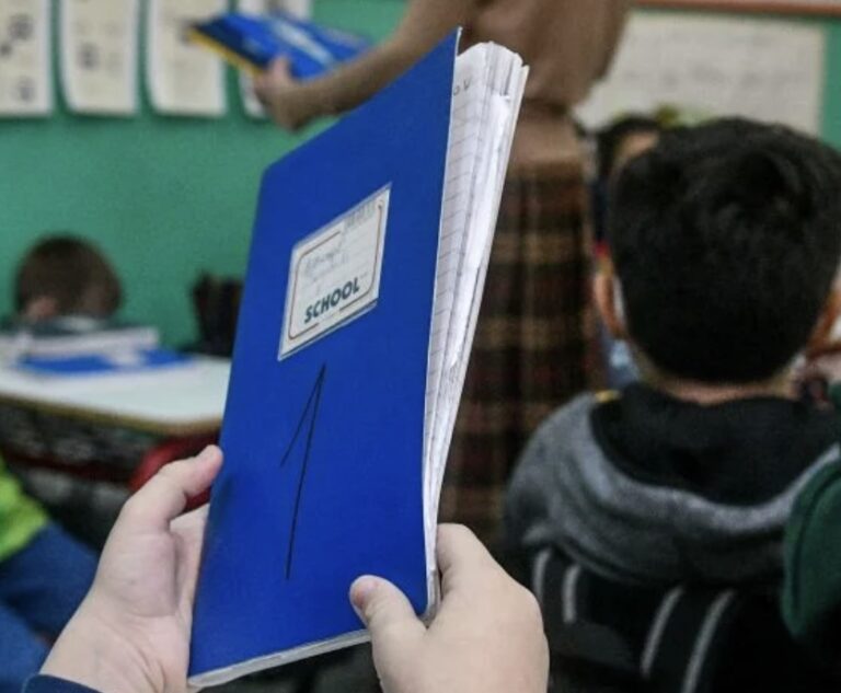 Ο Σκηνοθέτης της ακατάλληλης ταινίας στα σχολεια, υποστηριζει πως «Το ...
