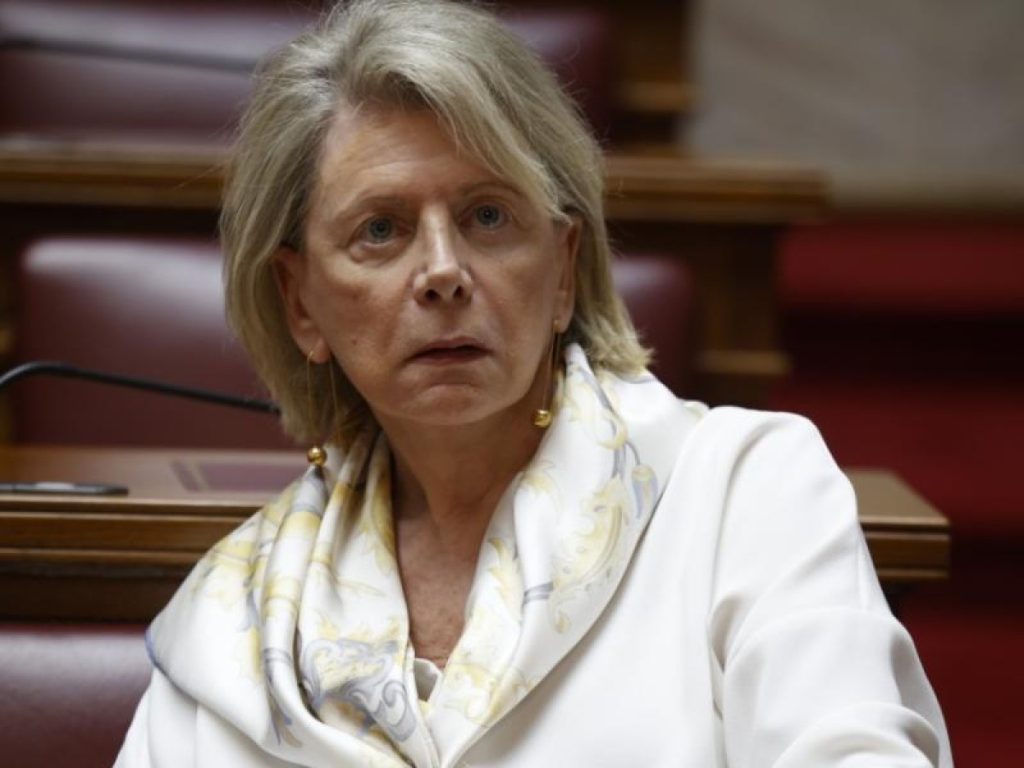 Έλενα Ακρίτα: "Τις σφουγγαρίστρες σπίτι σας - Μη διανοηθείτε να σβήσετε ...