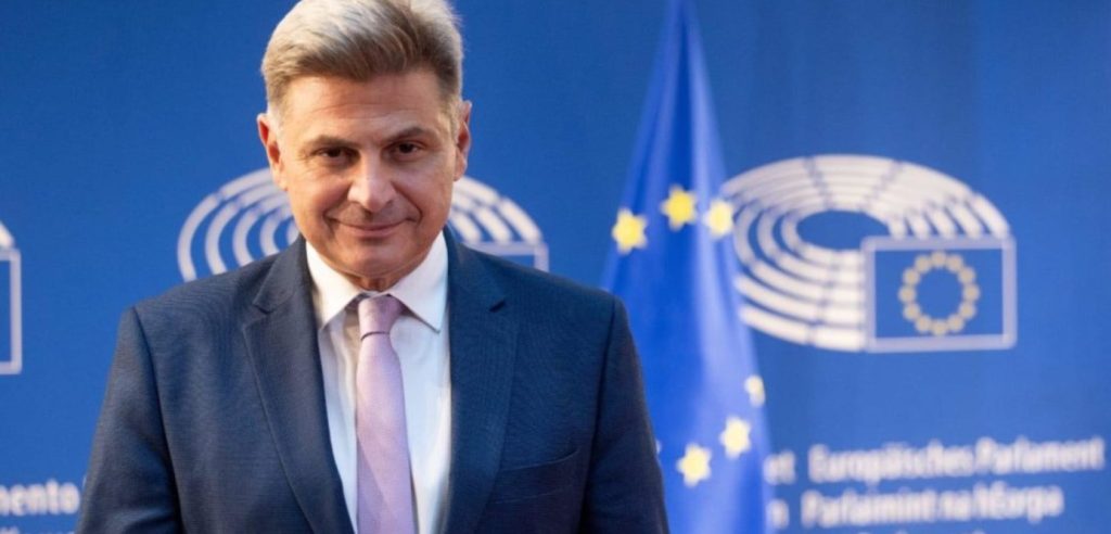 Ο Νικόλας Φαραντούρης μίλησε για τη διαγραφή του από τον ΣΥΡΙΖΑ: «Δεν ...